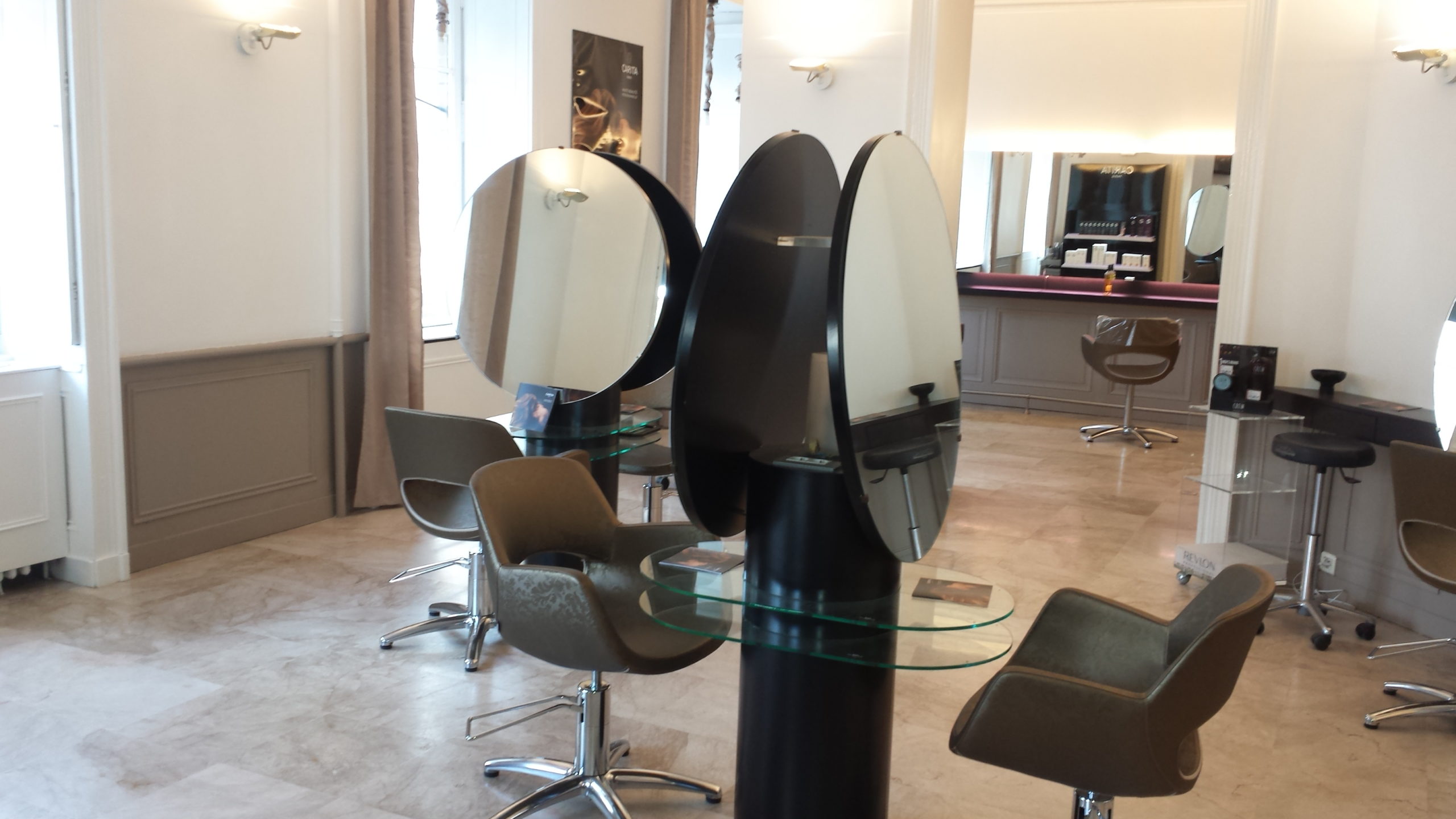Salon de coiffure 44 - Mobilier Coiffure Beauté